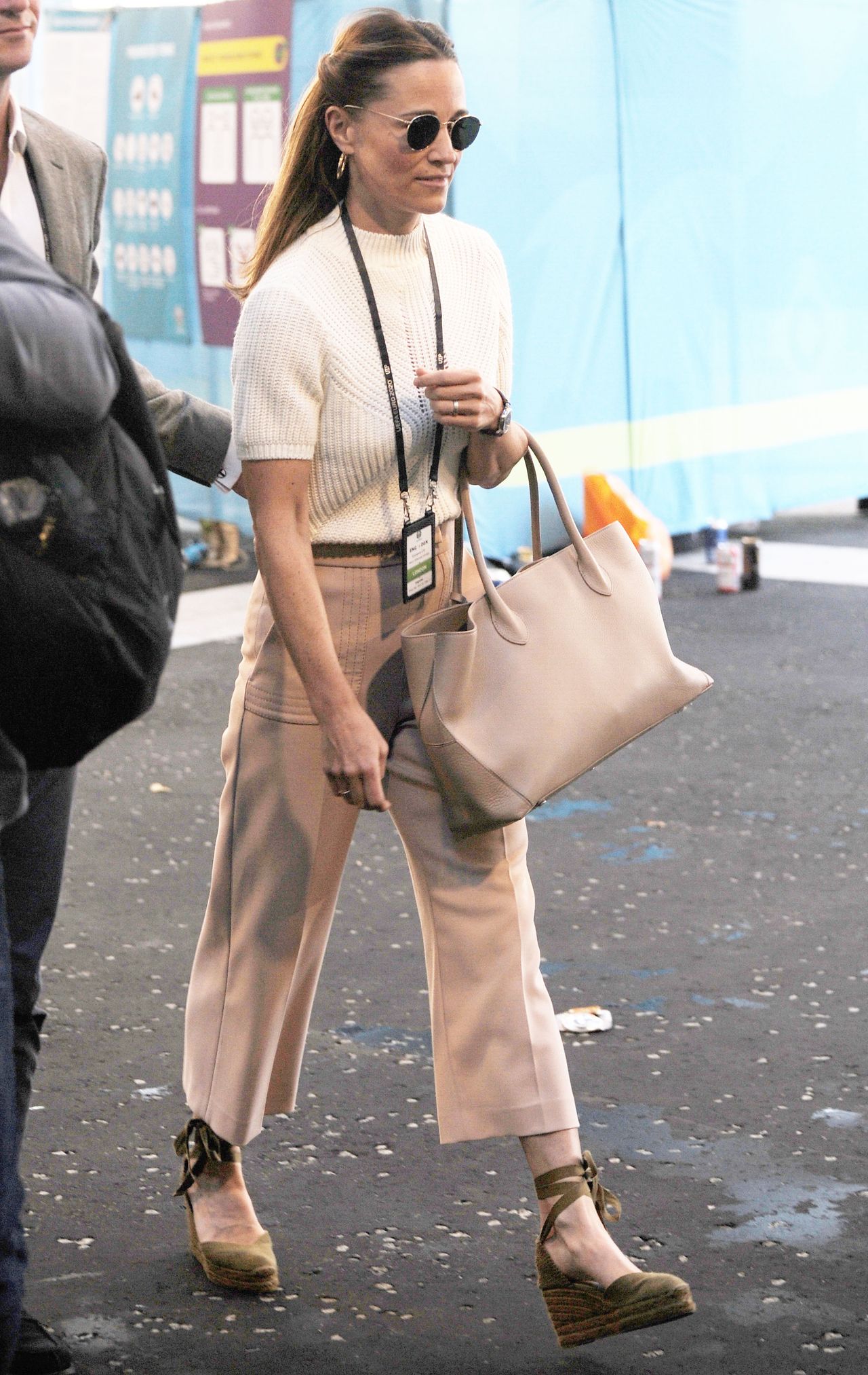 The Shoe Trend Kate Middleton, Pippa, and Their Mom All Wear | Who What ...