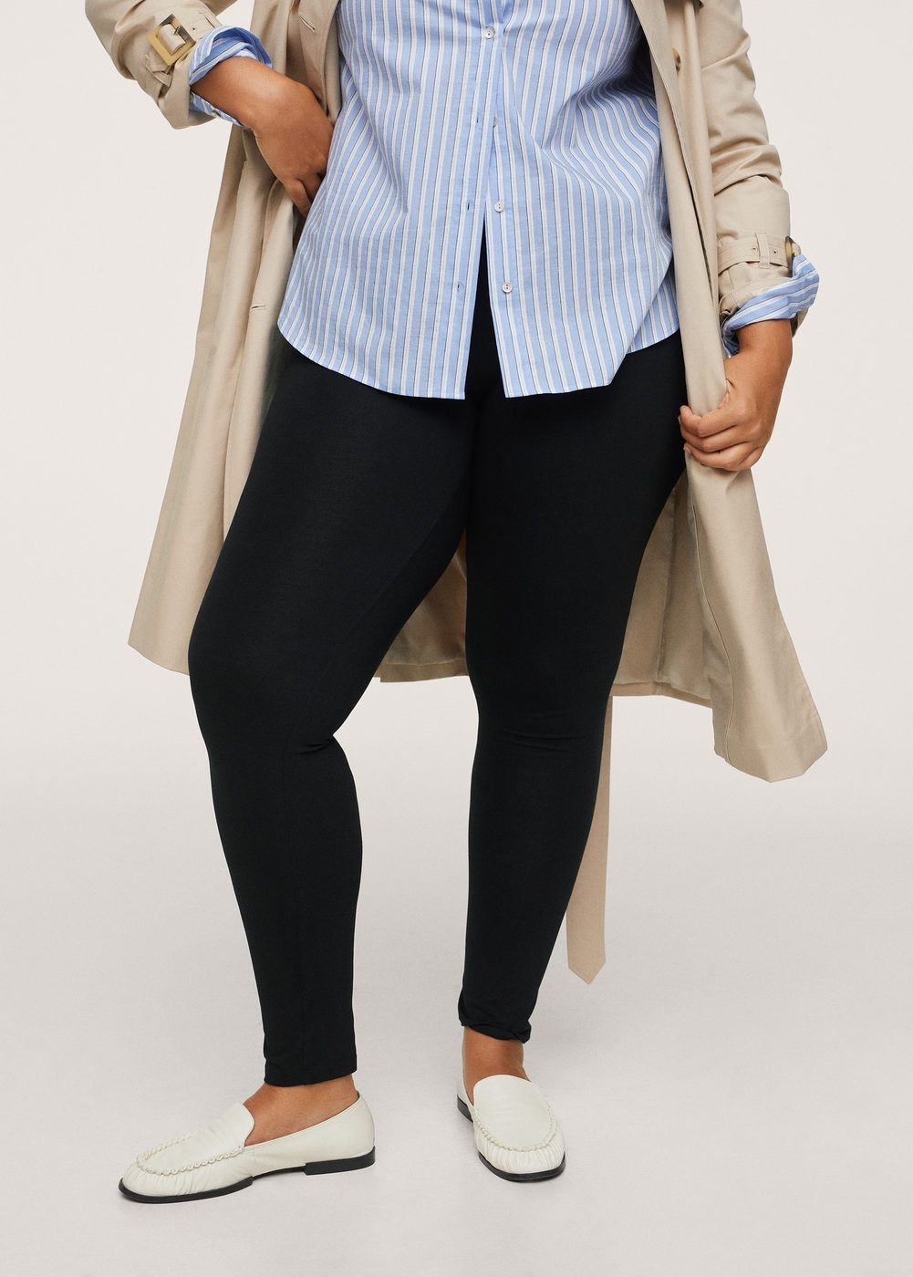 5 Clog Outfits Fashion Insiders Are Wearing Right Now | Who What Wear
