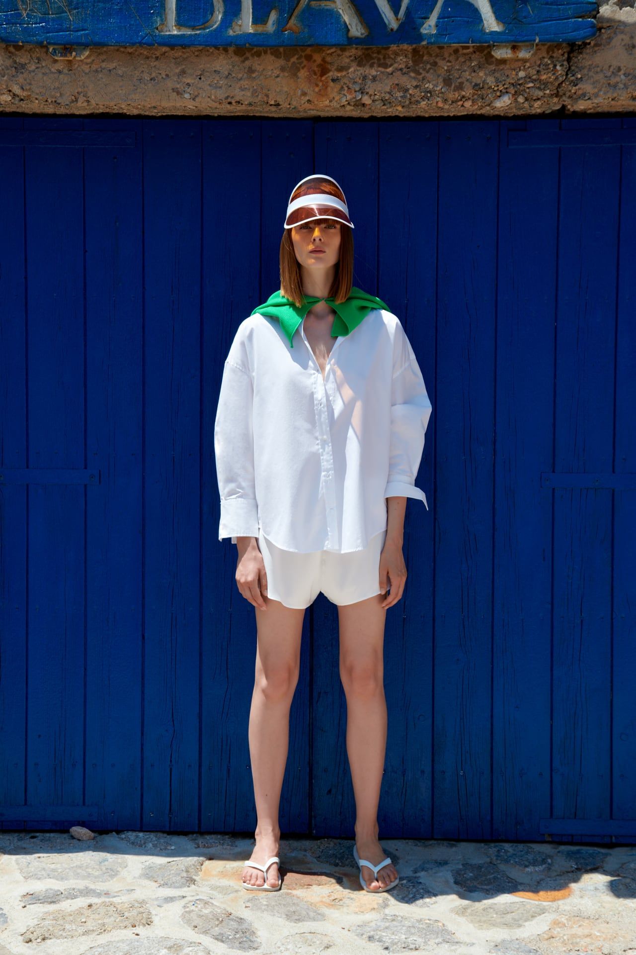 5 Clog Outfits Fashion Insiders Are Wearing Right Now | Who What Wear