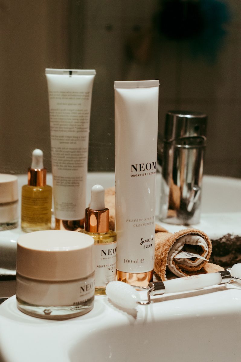 We Just Put the New Neom Overnight Facial Cream to the Test | Who What Wear