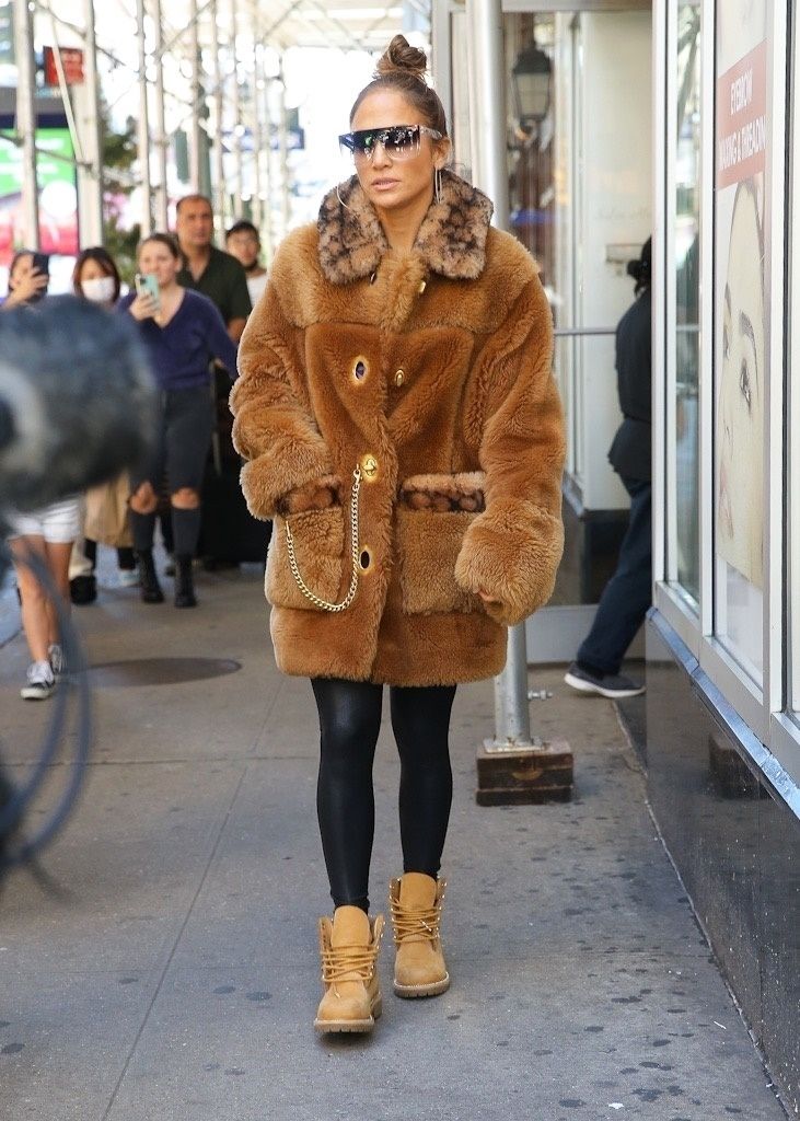 5 Internet-Breaking Outfits Jennifer Lopez Just Wore in NYC | Who What Wear
