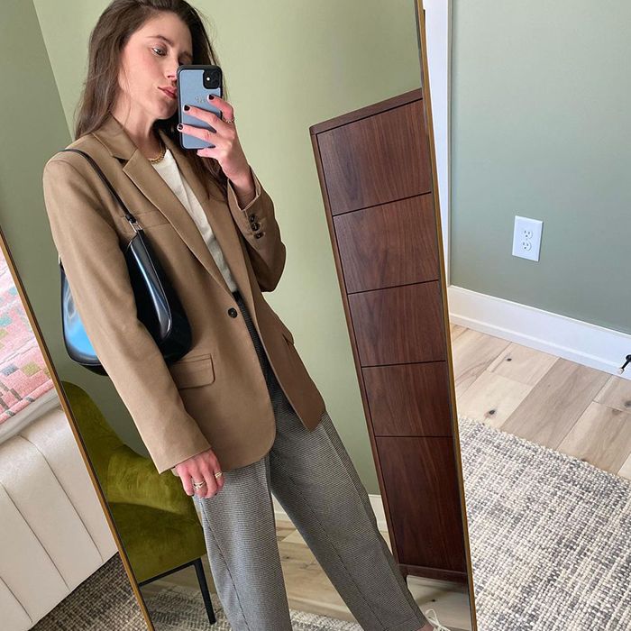 5 Outfits Fashion Editors Wear That Are Made Up of Basics | Who What Wear