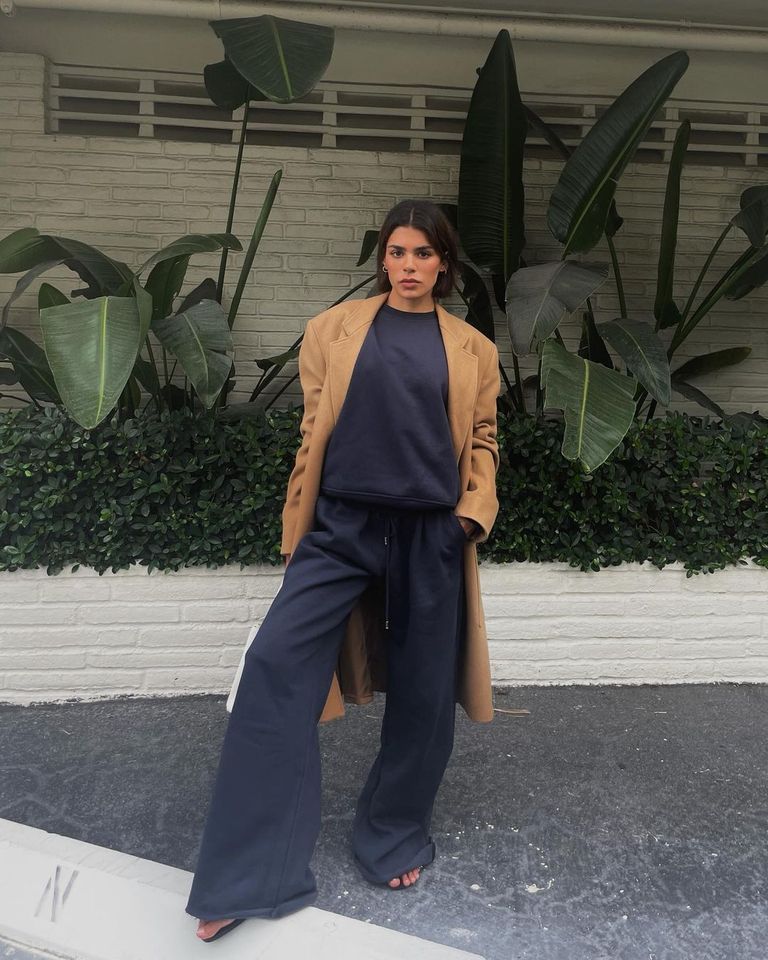 The 12 Best Airplane Outfits for Long Flights | Who What Wear