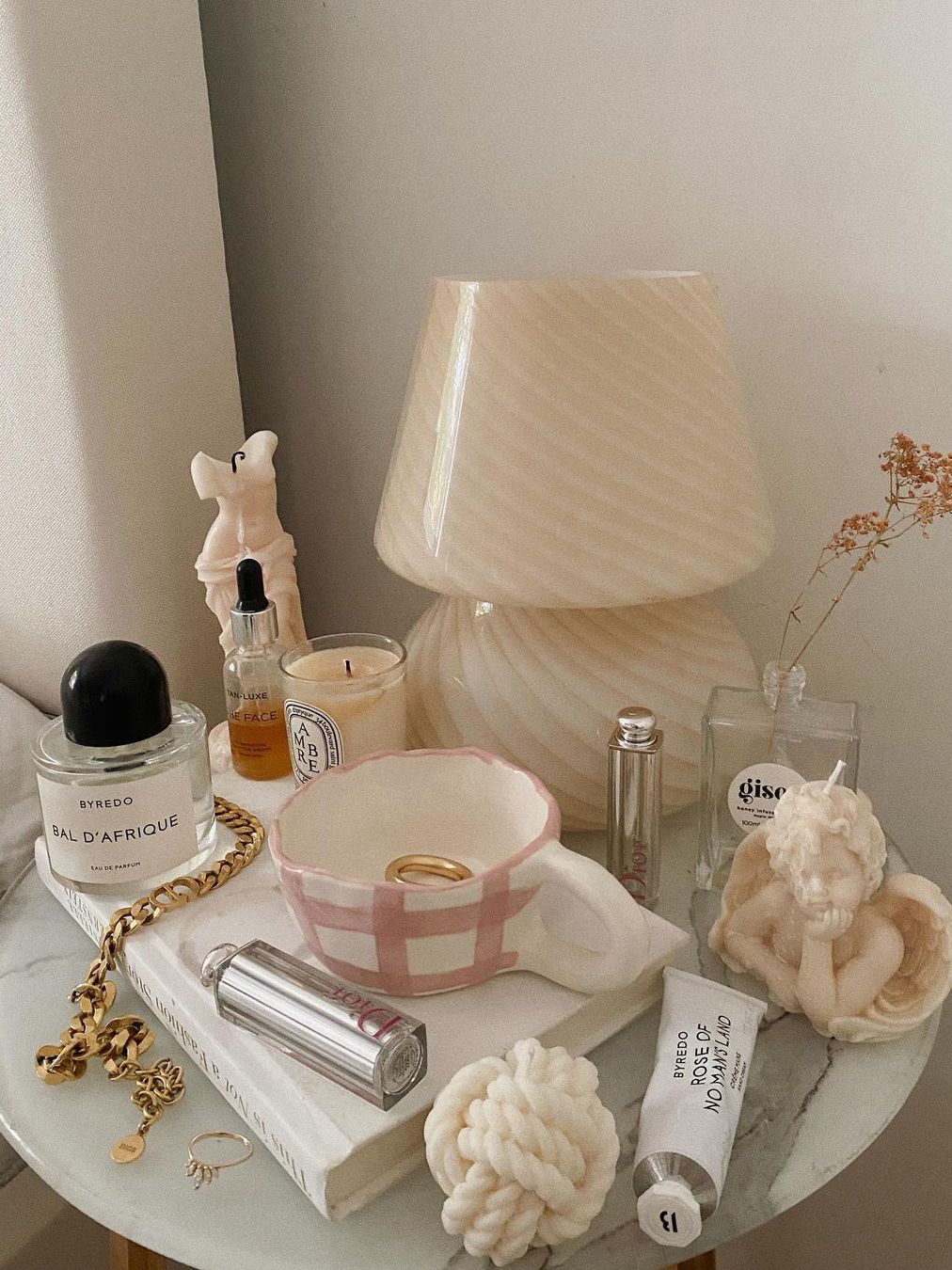 The 19 Best Powdery Perfumes to Add to Your Wish List | Who What Wear