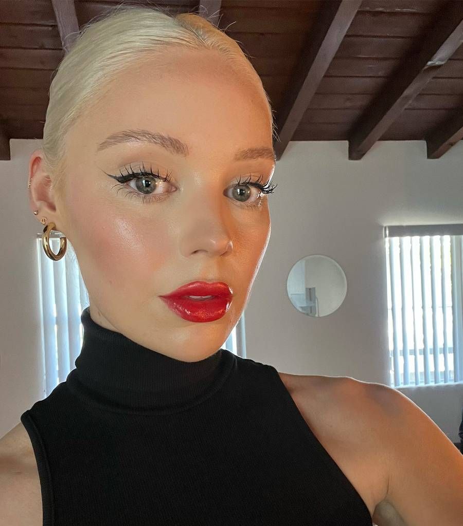 The 17 Best Chanel Lipsticks, Chosen by a Makeup Artist | Who What Wear