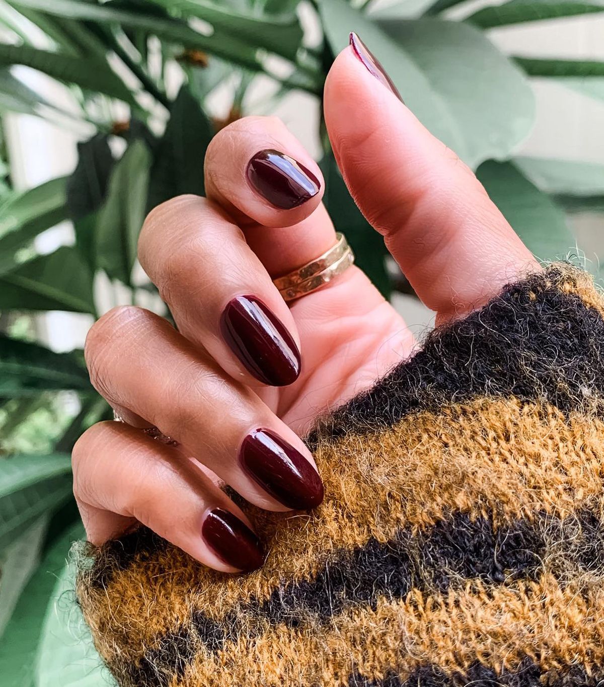 The 6 Best Dark Winter Nail Colors We're Wearing This Season | Who What ...