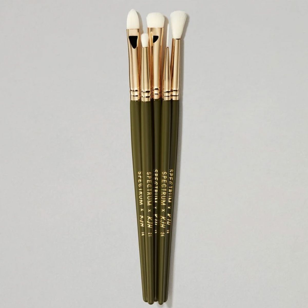 The 18 Best Eye Shadow Brushes and Sets of all Time | Who What Wear