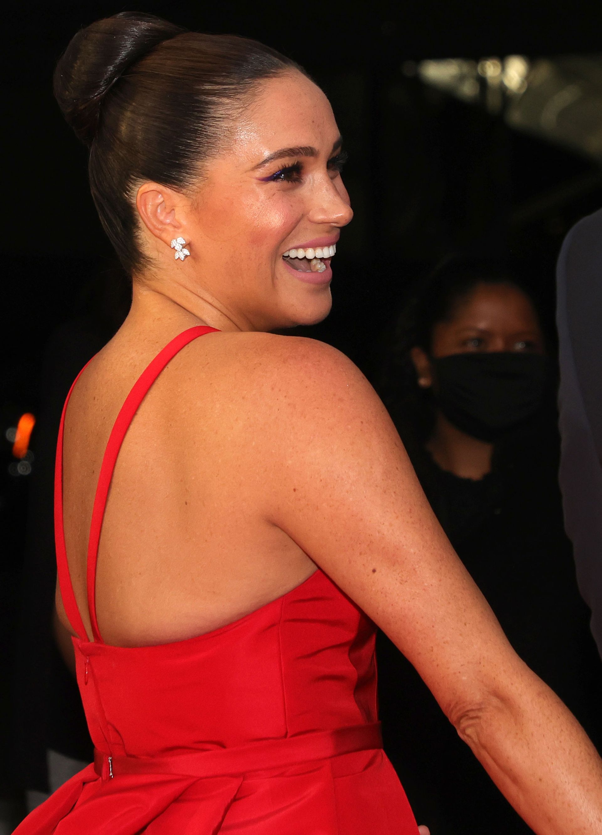 Meghan Markle Just Wore a Plunging Gown on the Red Carpet | Who What Wear