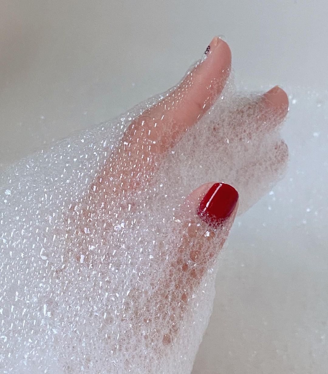 5 Tips and Remedies for Dry Hands, Recommended by a Derm | Who What Wear