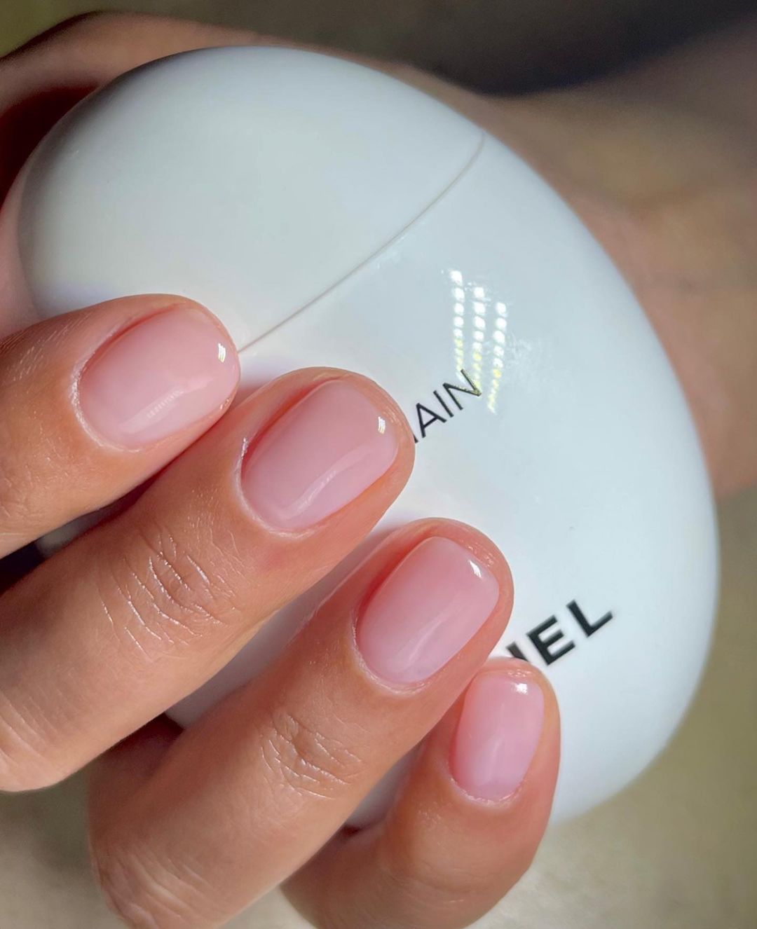 5 Tips and Remedies for Dry Hands, Recommended by a Derm | Who What Wear