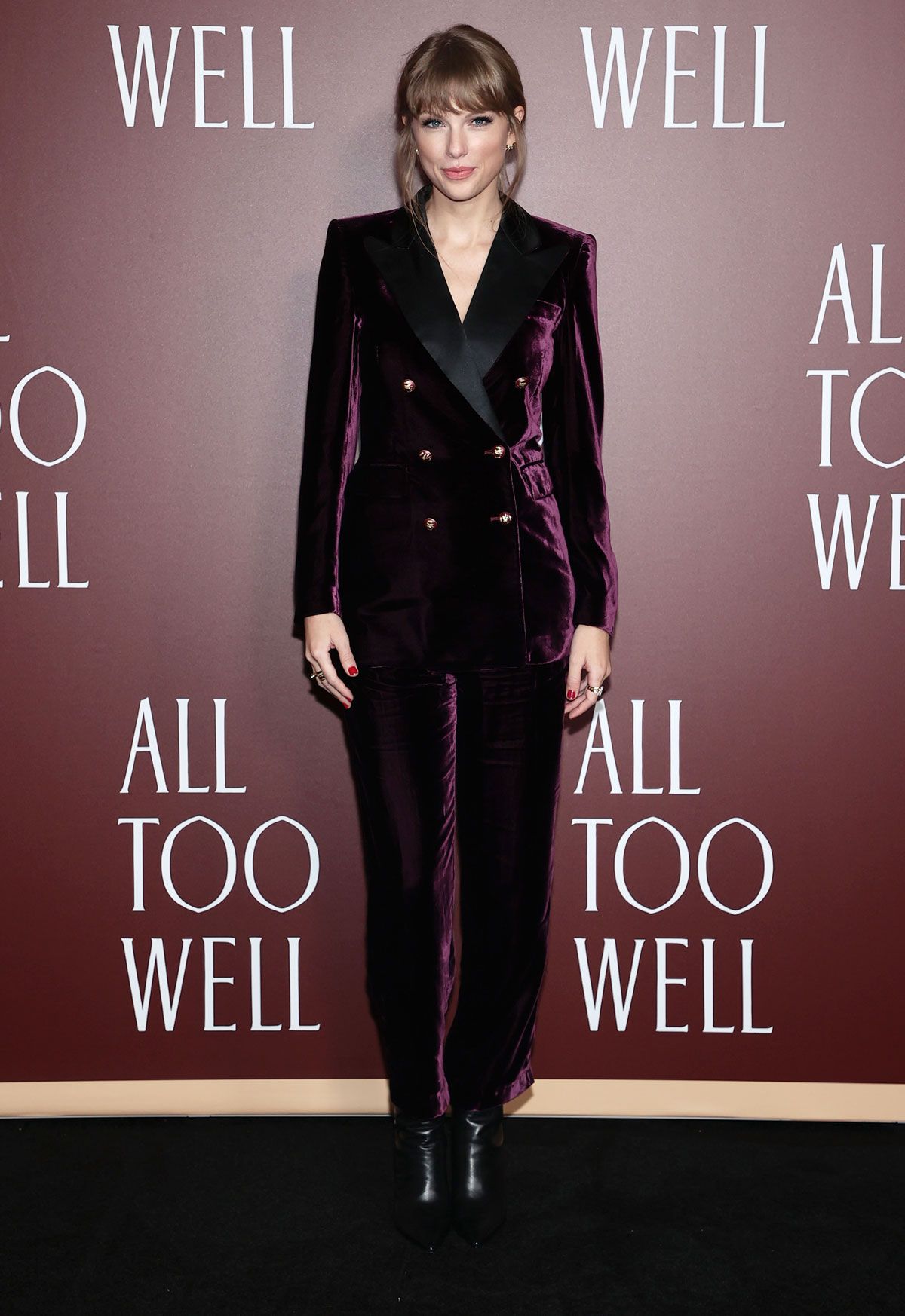 See All of Taylor Swift's Outfits Promoting the Red Album | Who What Wear