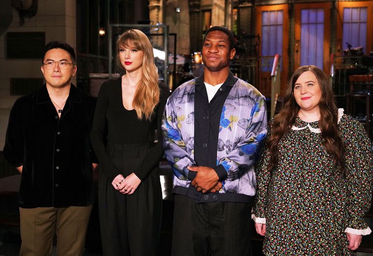 See All of Taylor Swift's Outfits Promoting the Red Album | Who What Wear