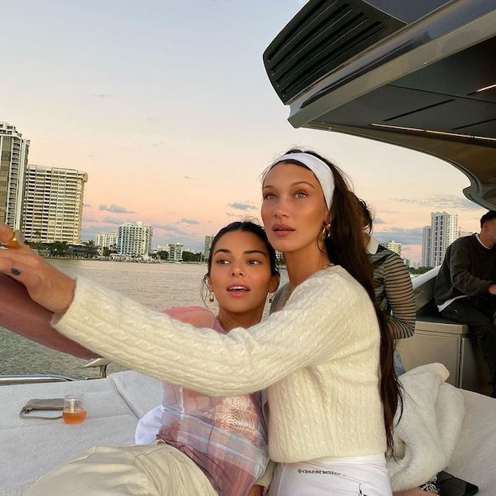 These 15 Headband Hairstyles Are All Grown-Up | Who What Wear