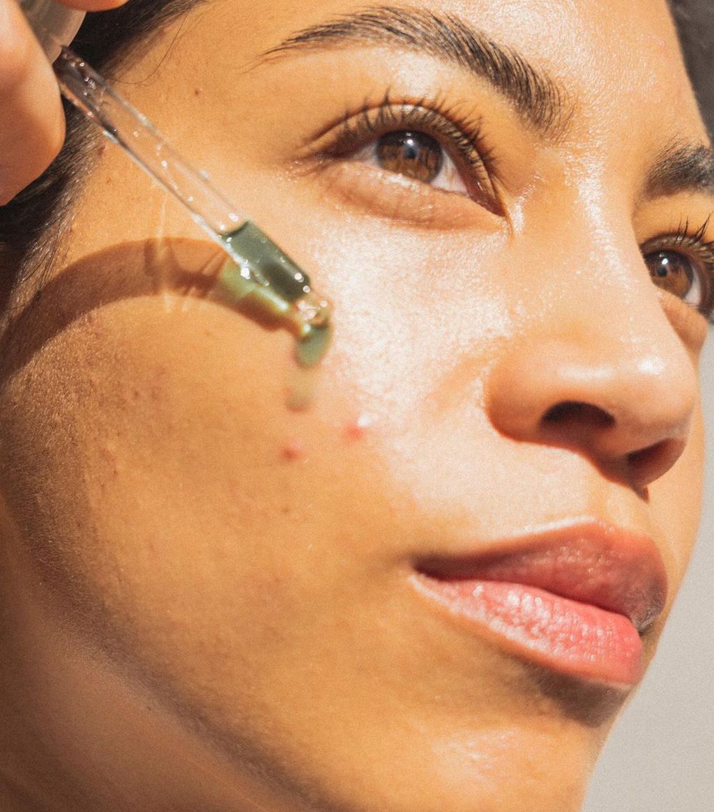 Dermatologist-Recommended Tips for Extremely Dry Skin | Who What Wear