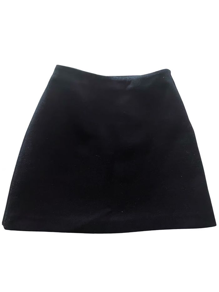 5 Black-Miniskirt Outfits That Are Simple and Stylish | Who What Wear