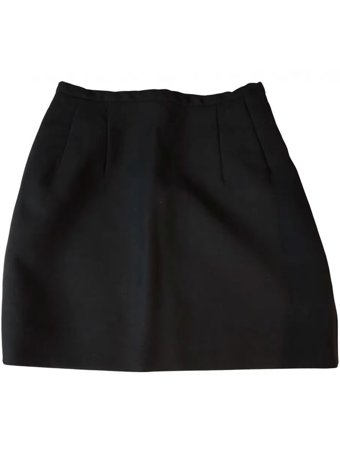 5 Black-Miniskirt Outfits That Are Simple and Stylish | Who What Wear