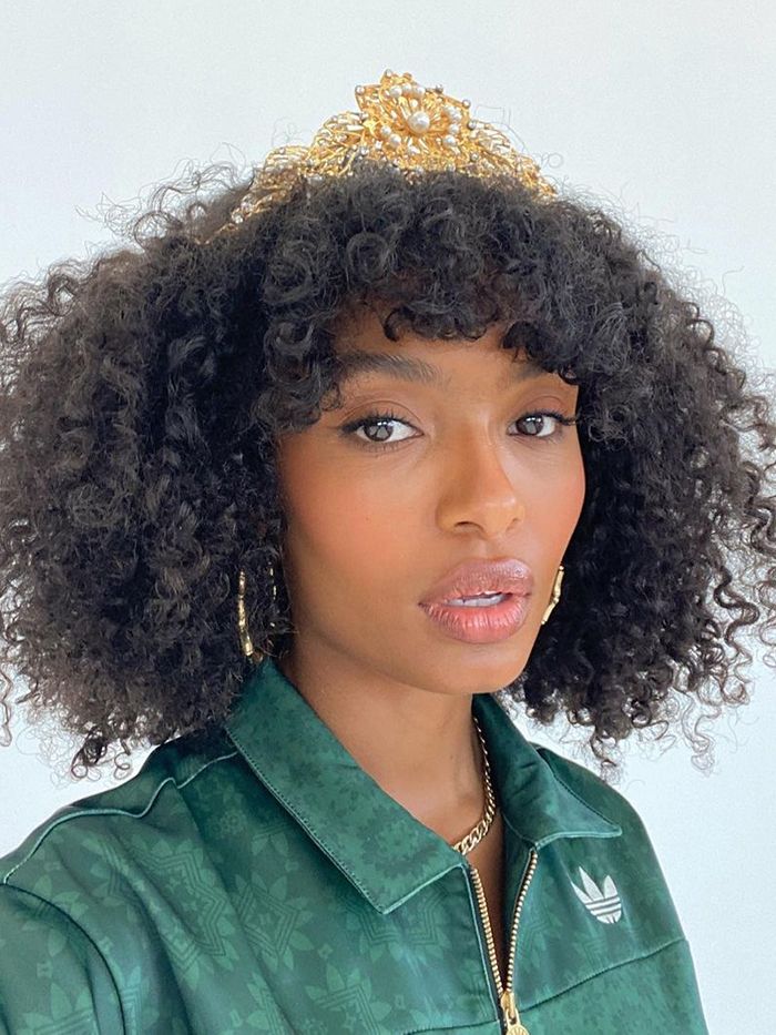 The 15 Prettiest Styles Featuring Curly Hair With Fringe | Who What Wear