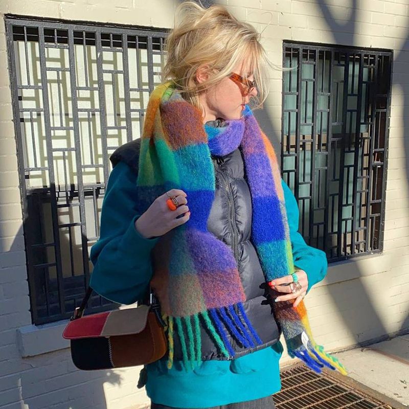 Trends and Styles for Scarves in Spring/Summer 2025 | Who What Wear