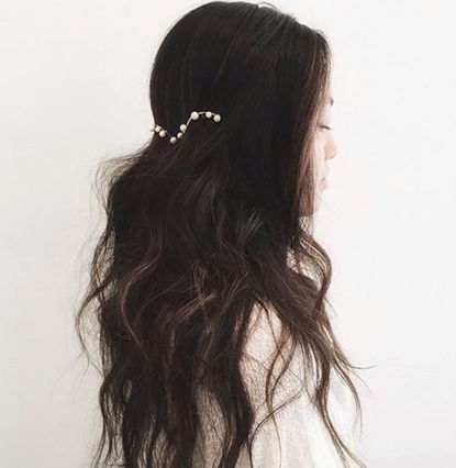 The Best Wavy-Hair Routine for 2A, 2B, and 2C Curl Patterns | Who What Wear