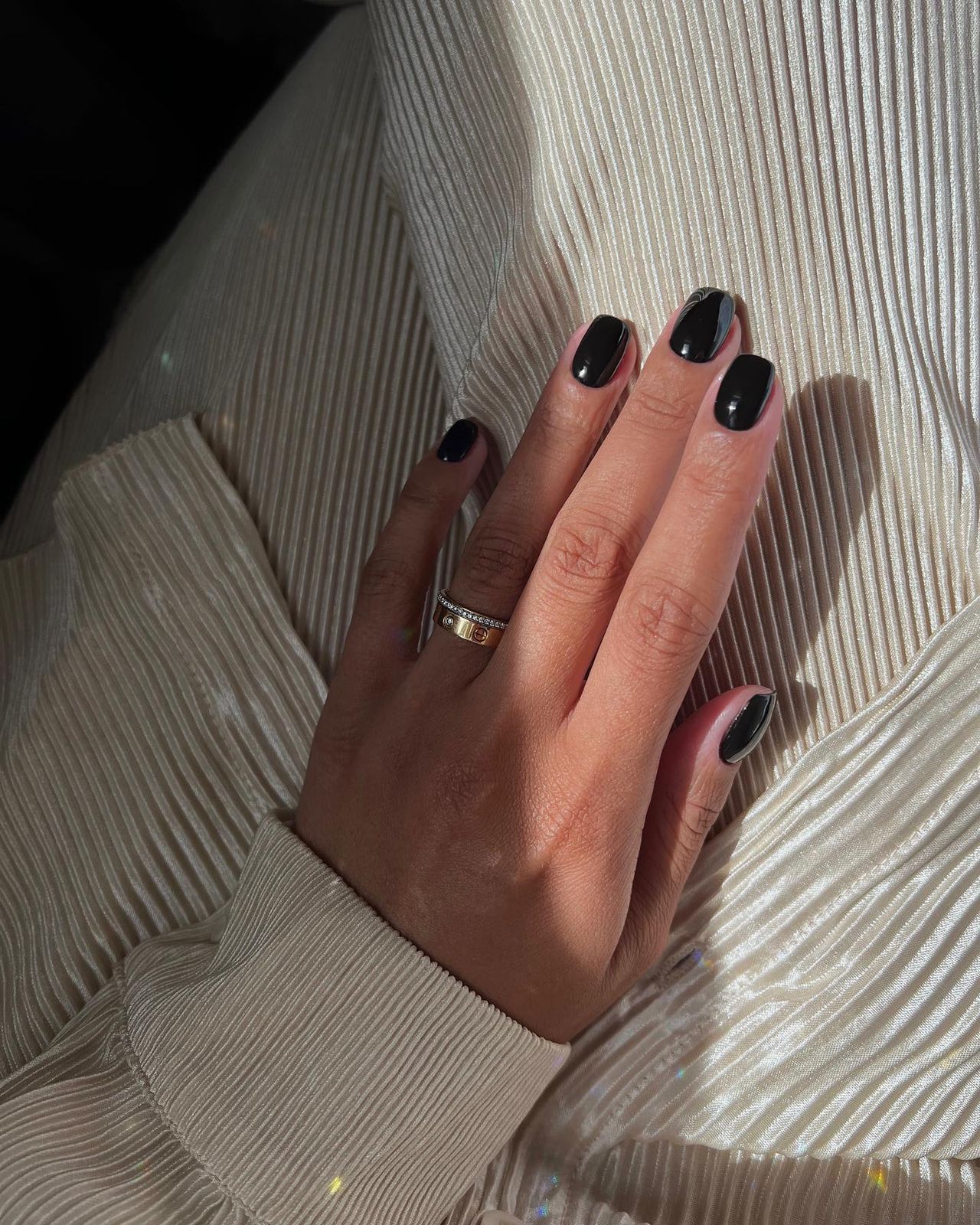 11 Winter Nail Colors That Always Look So Elevated | Who What Wear