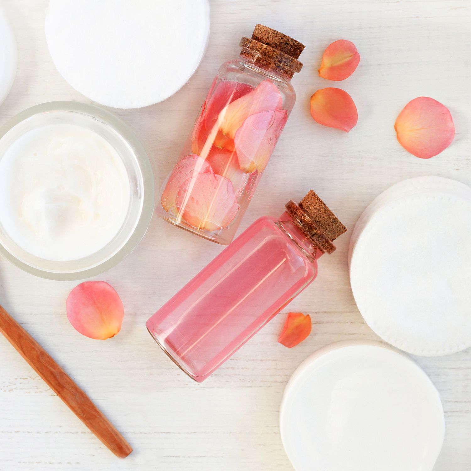 6 Rose-Water Benefits That Are Totally Amazing | Who What Wear