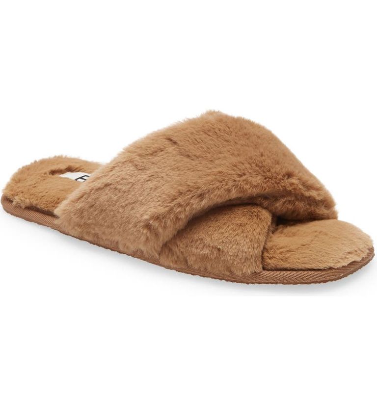 27 Comfortable Slippers That Are So Chic Too | Who What Wear
