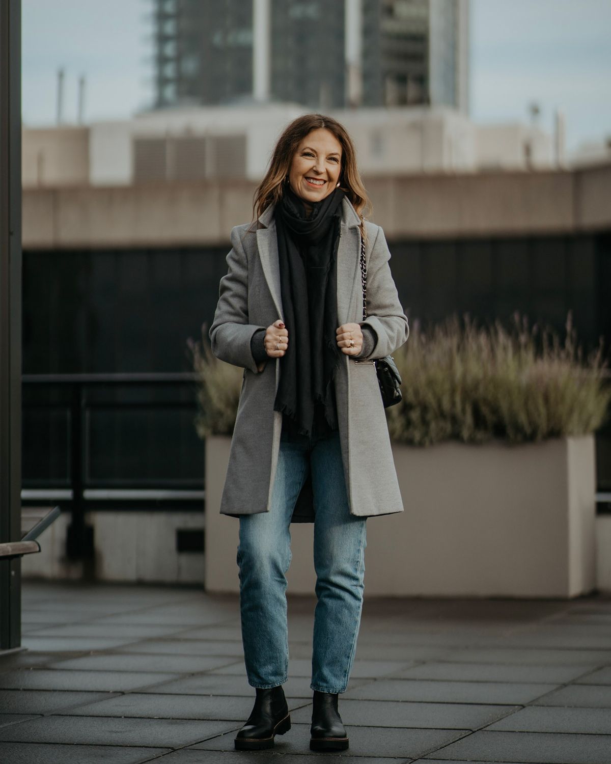5 Shoes to Wear With Jeans, According to a Stylist | Who What Wear