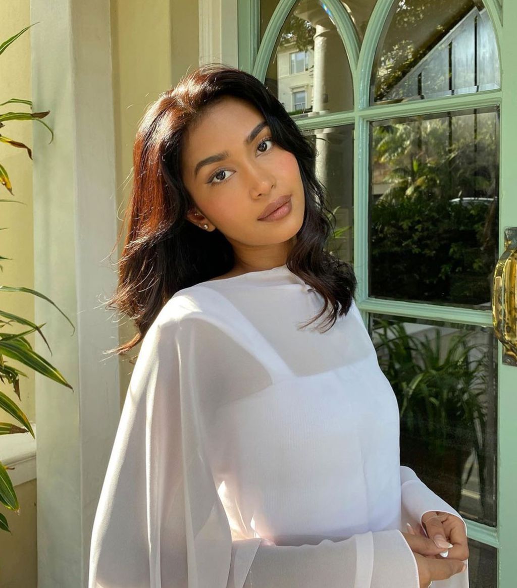 The 7 Best Minimalist Makeup Brands | Who What Wear