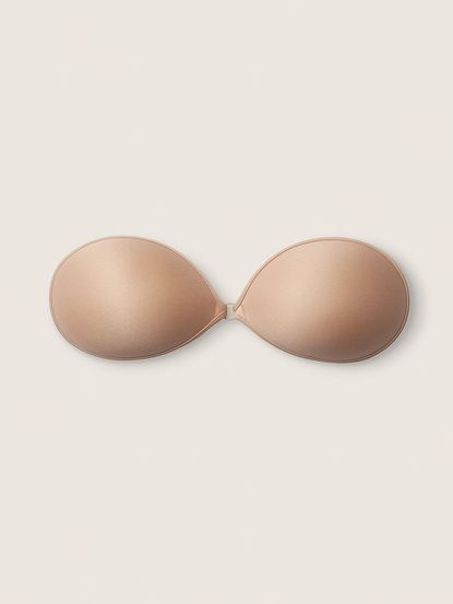 The 19 Best Adhesive Bras That Will Actually Hold Up | Who What Wear