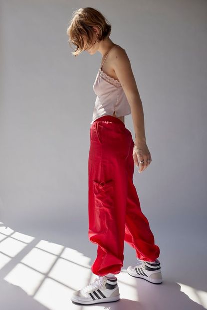How to Wear Parachute Pants and the Best Pairs to Shop | Who What Wear