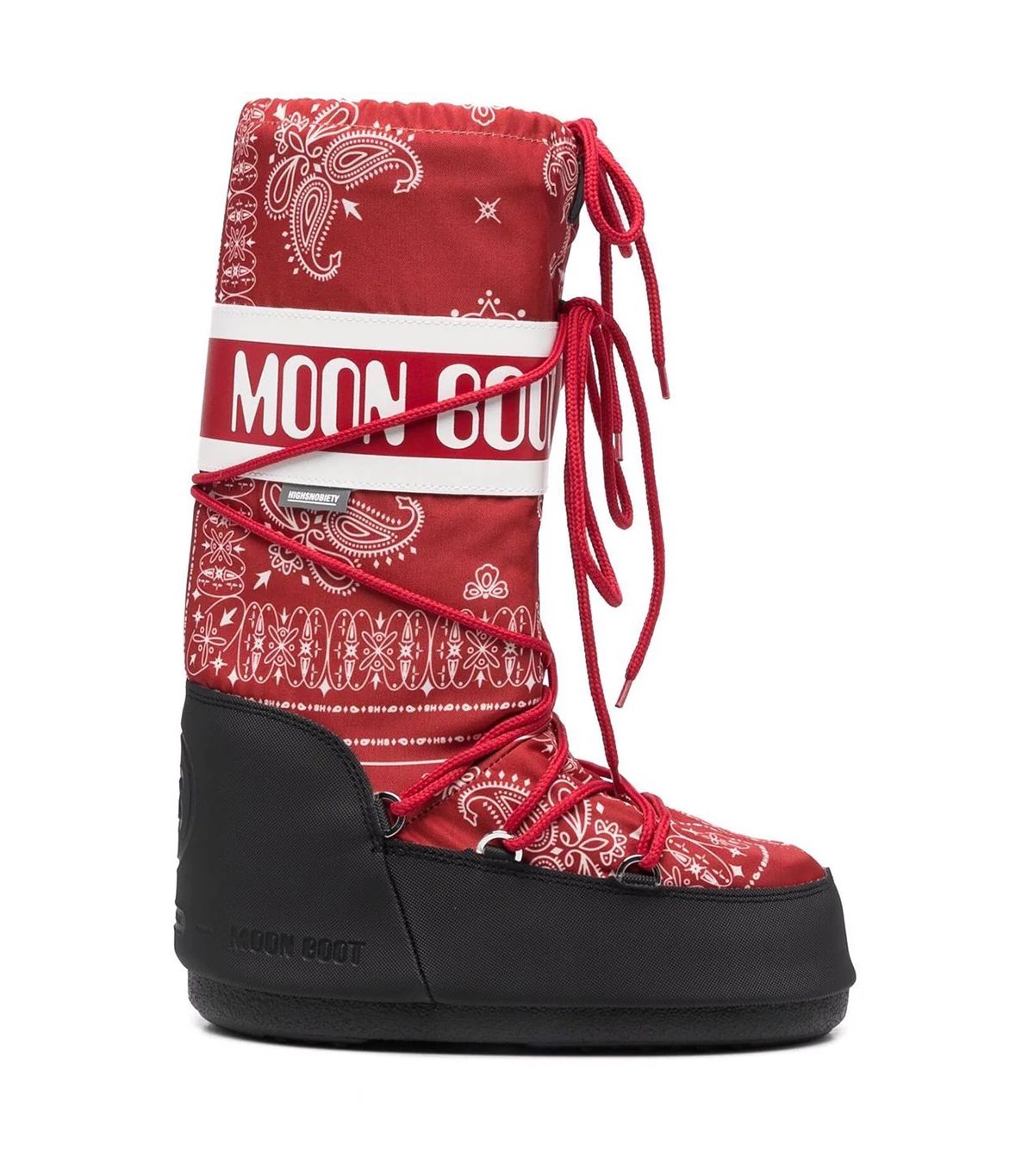 How to Style Moon Boots: 9 Outfit Ideas and the Best Pairs | Who What Wear