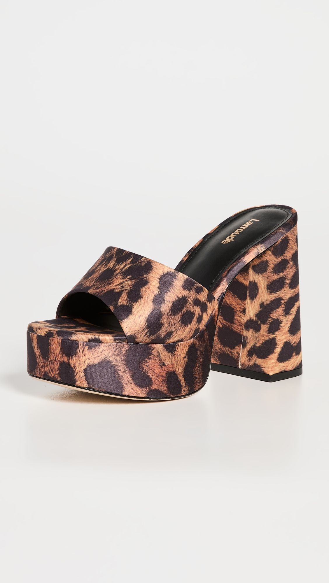 Bella Hadid Just Brought Leopard-Print Shoes Back | Who What Wear