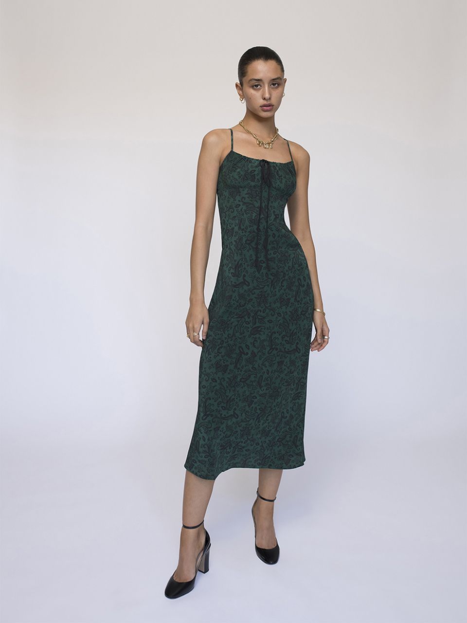 The 26 Sleeveless Midi Dresses to Shop Ahead of Summer | Who What Wear