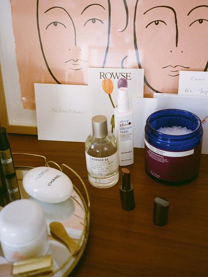 The Best Fragrance Combinations, According to Experts | Who What Wear