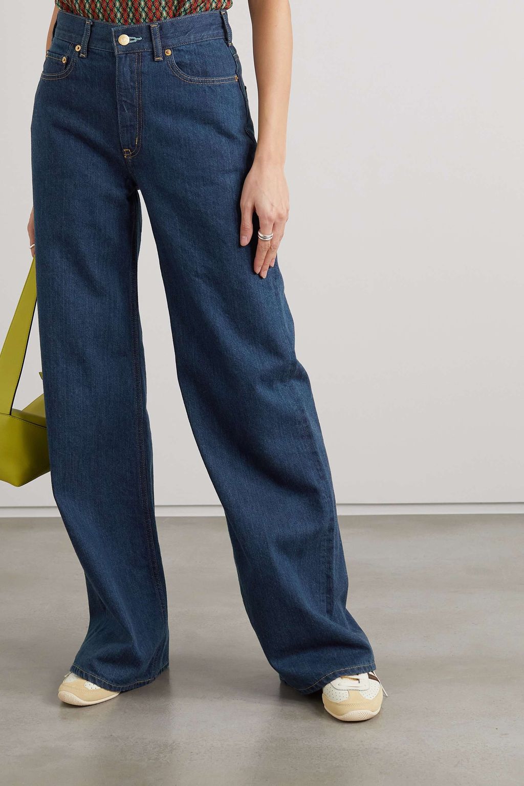 J.Lo Wore the Jeans-and-Tee Combo That Jane Birkin Perfected | Who What ...