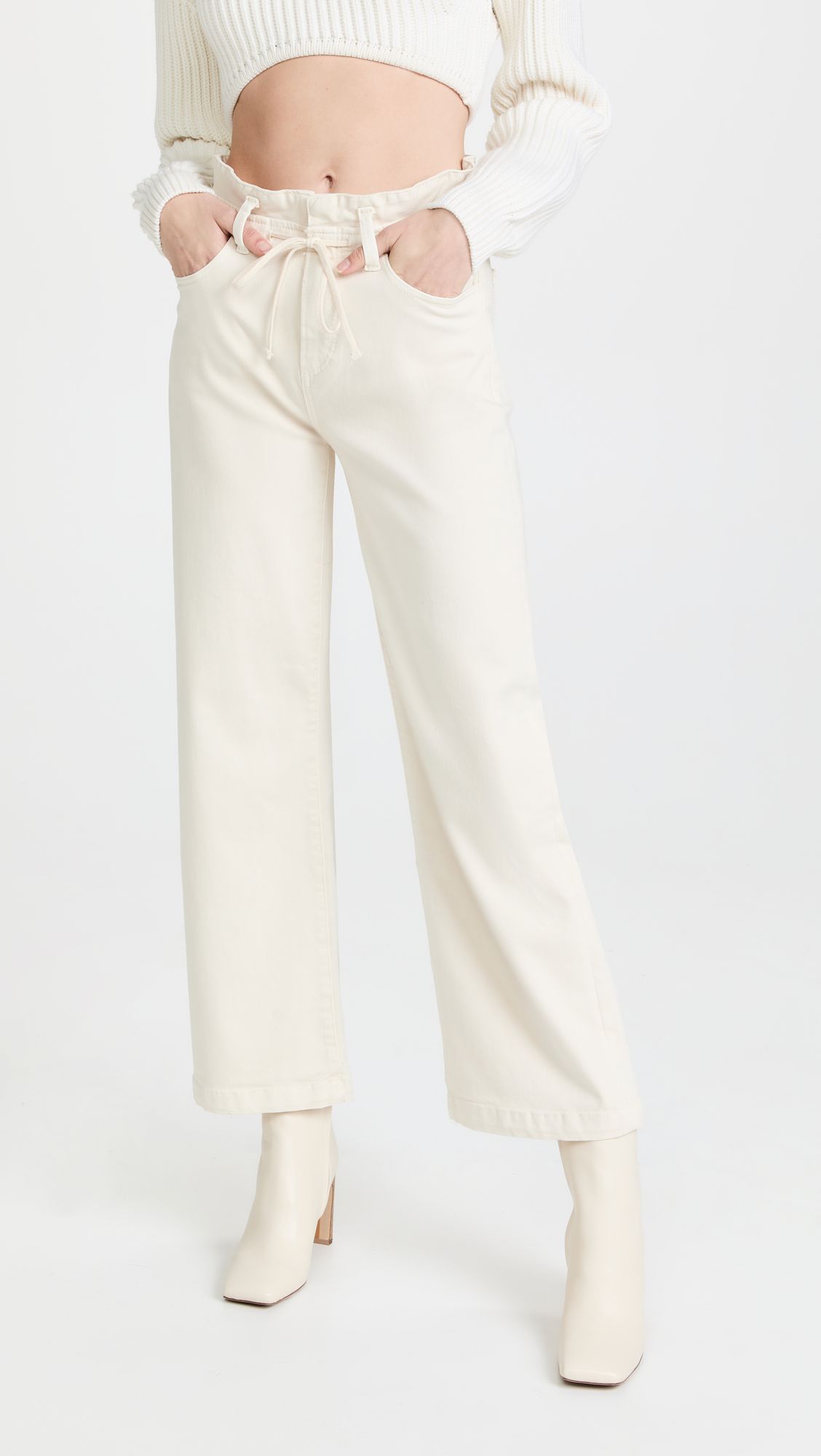 7 Relaxed Outfits That Are Comfortable and Chic | Who What Wear