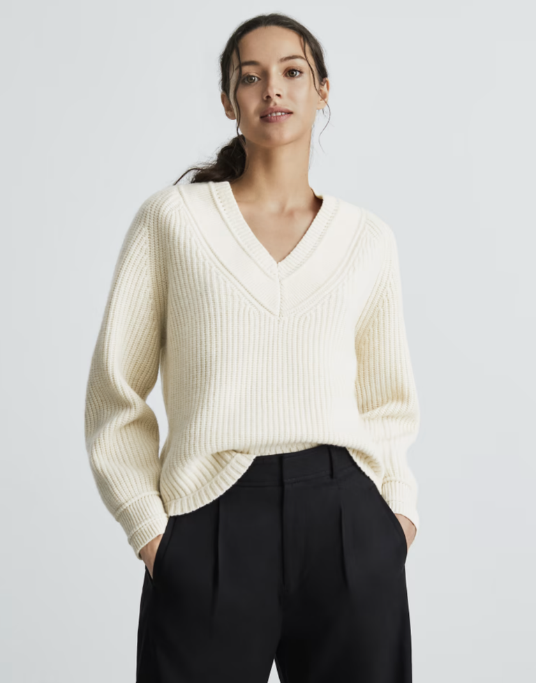 7 Relaxed Outfits That Are Comfortable and Chic | Who What Wear