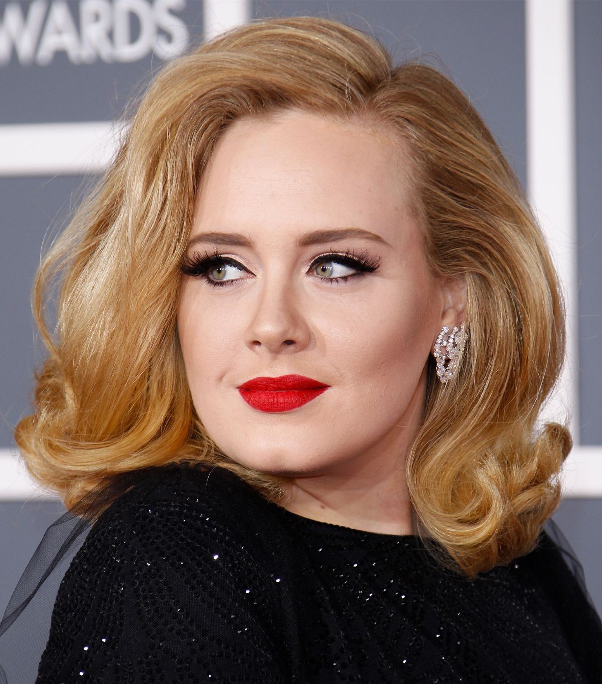 22 Beauty Products Adele's Makeup Artist Always Uses On Her | Who What Wear