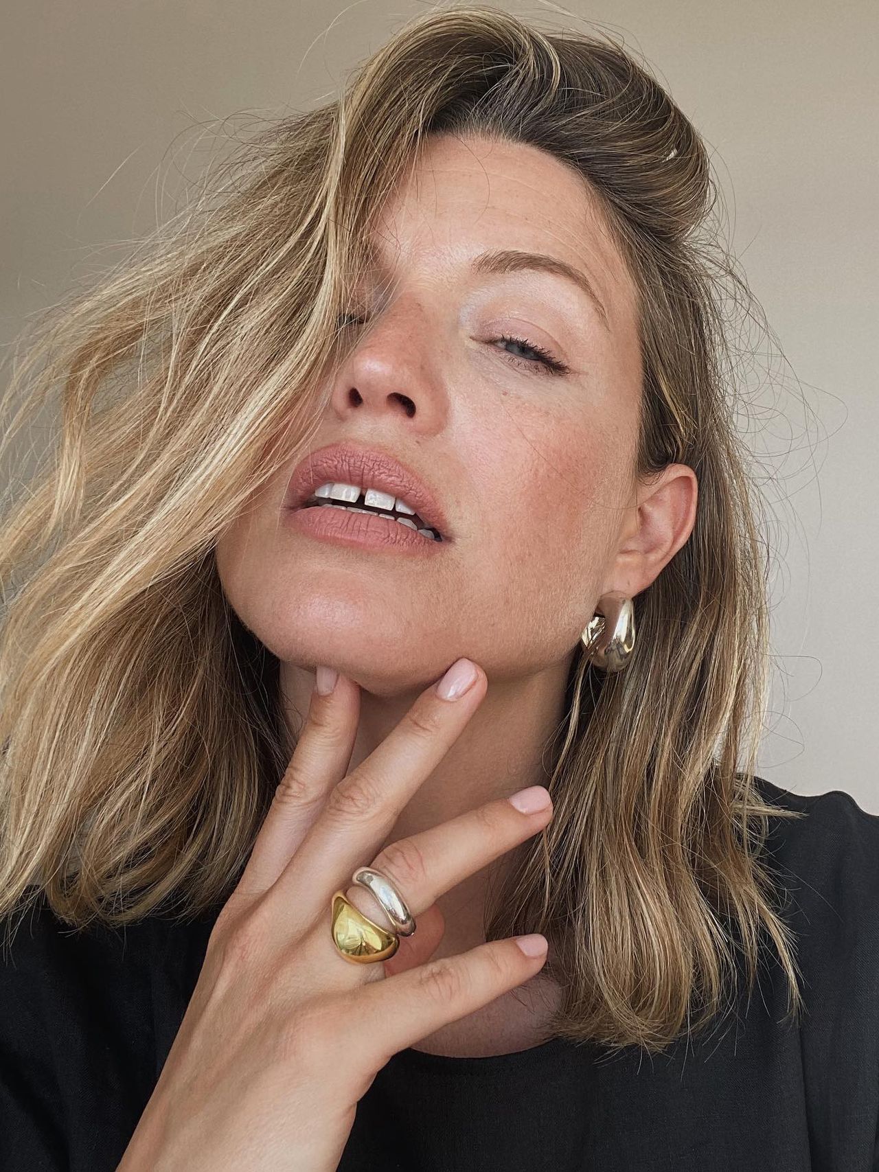 30 Dark-Blonde Hair Colors to Screenshot for Your Stylist | Who What Wear