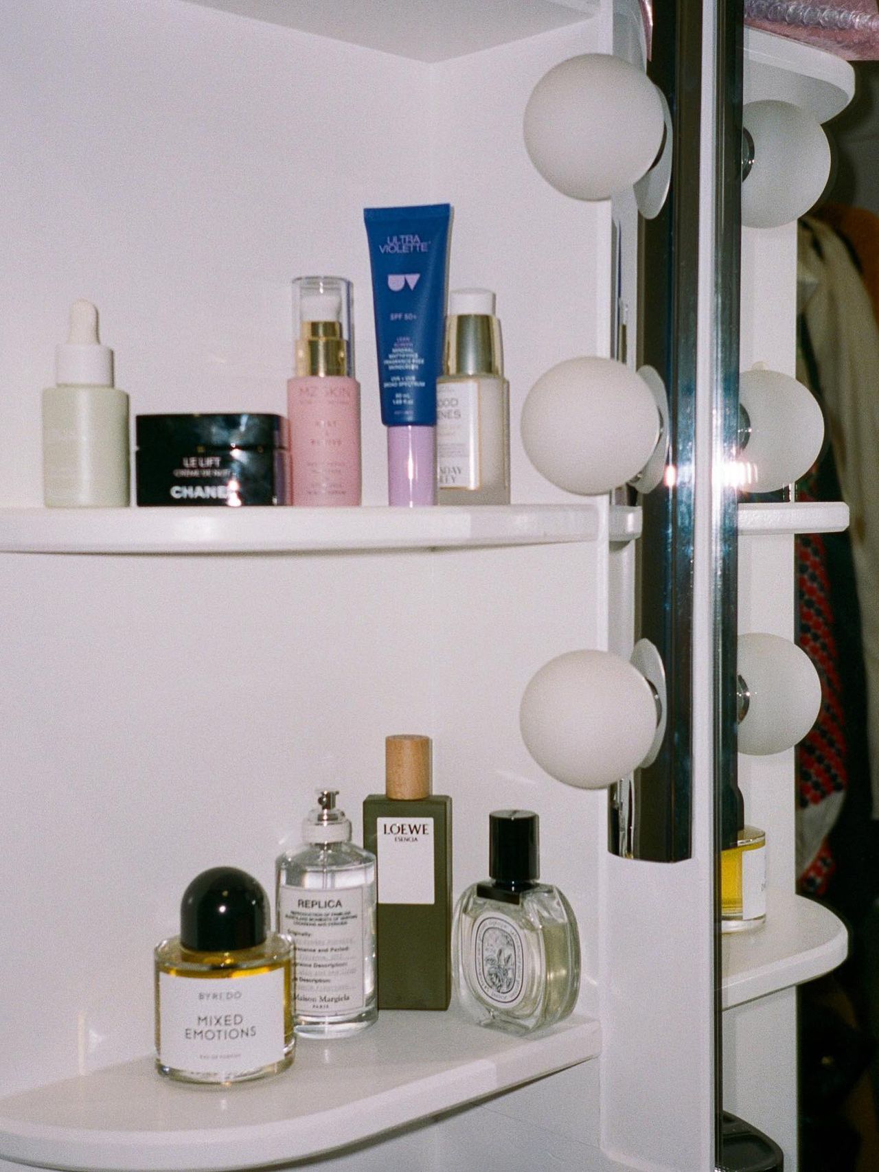 The 17 Best Everyday Perfumes You Won't Get Tired Of | Who What Wear