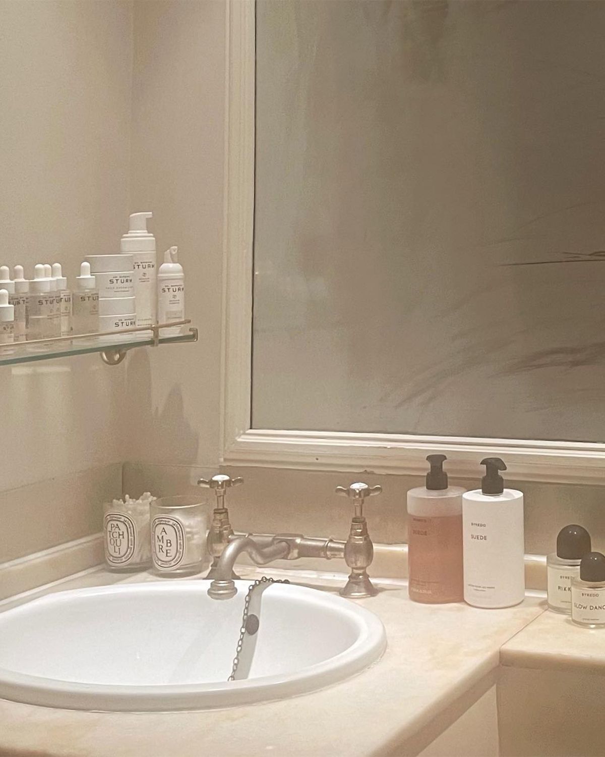 How to Apply Perfume—the Best Way to Apply Fragrance | Who What Wear