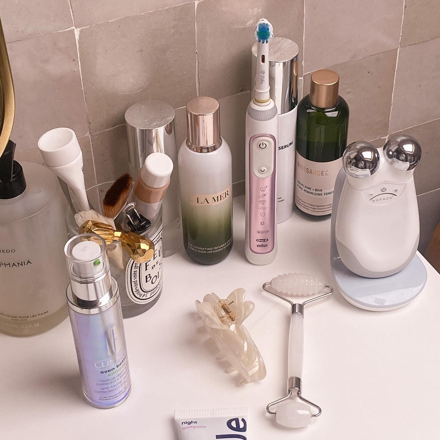 Experts Share the Best Textured Skincare Routine to Follow | Who What Wear