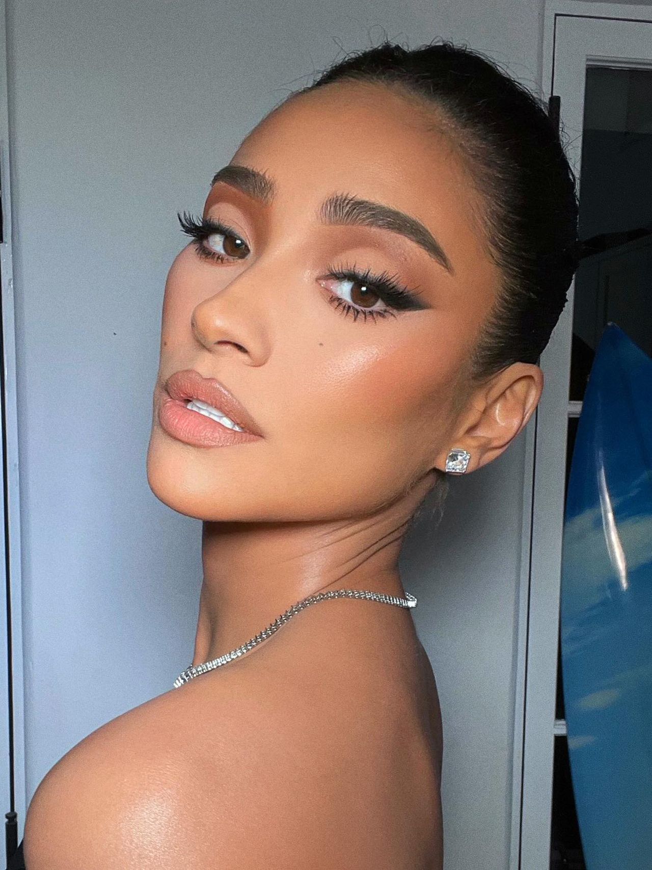 15 Celeb-Inspired Prom Makeup Looks That Are So Good | Who What Wear