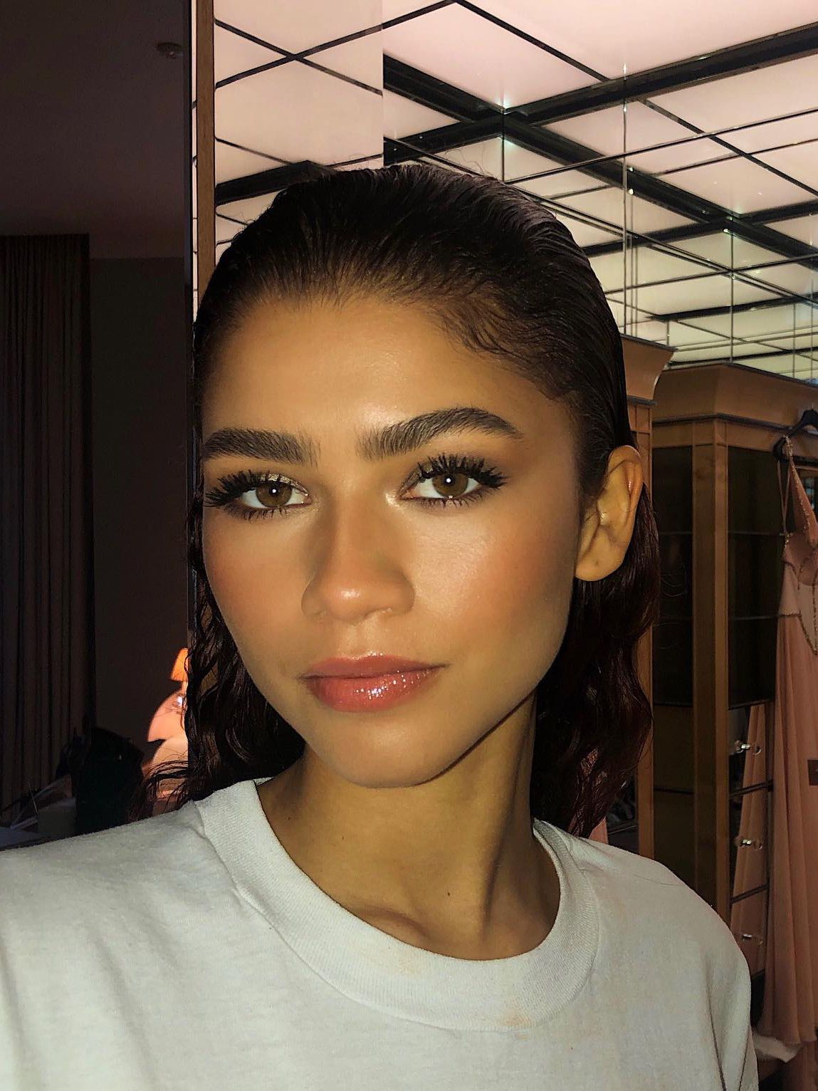 15 Celeb-Inspired Prom Makeup Looks That Are So Good | Who What Wear