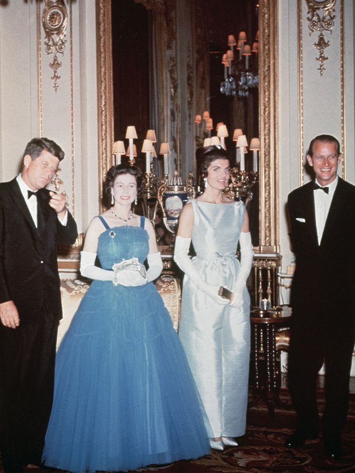 15 Iconic Queen Elizabeth Outfits That Will Be Remembered | Who What Wear