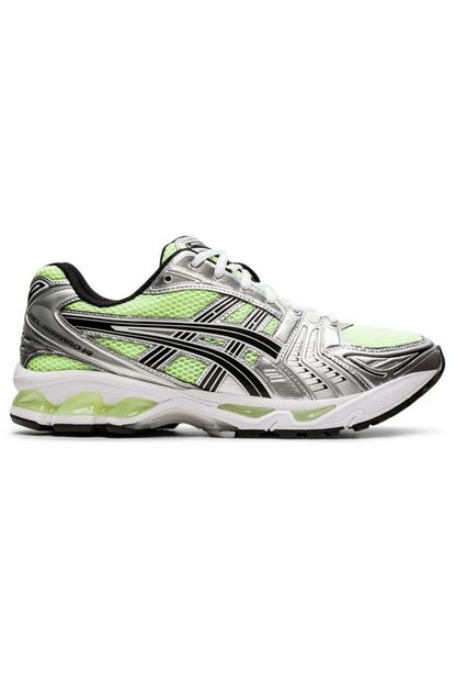 Asics Sneakers Are the Surprising Sneaker Trend Taking Off | Who What Wear