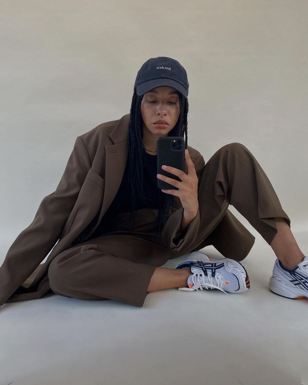 The Normcore Aesthetic: What It Is and 5 Outfit Ideas | Who What Wear