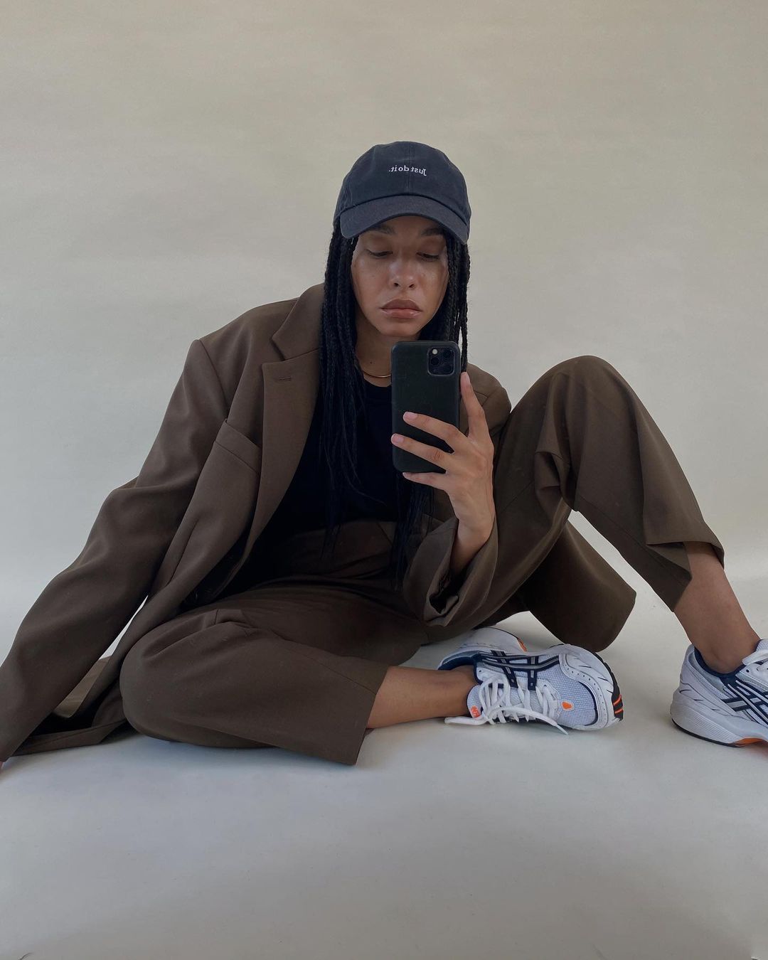 The Normcore Aesthetic: What It Is and 5 Outfit Ideas | Who What Wear