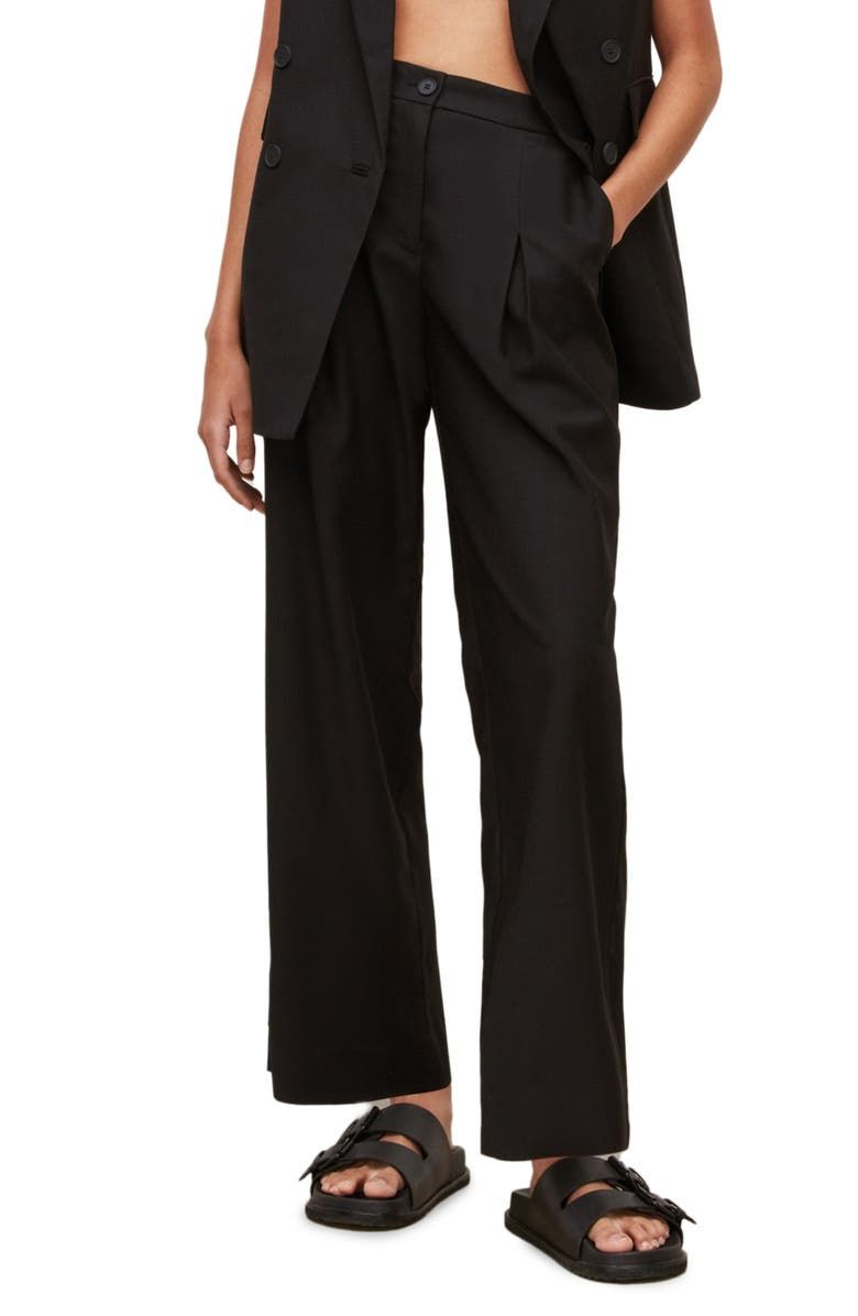 The Normcore Aesthetic: What It Is and 5 Outfit Ideas | Who What Wear