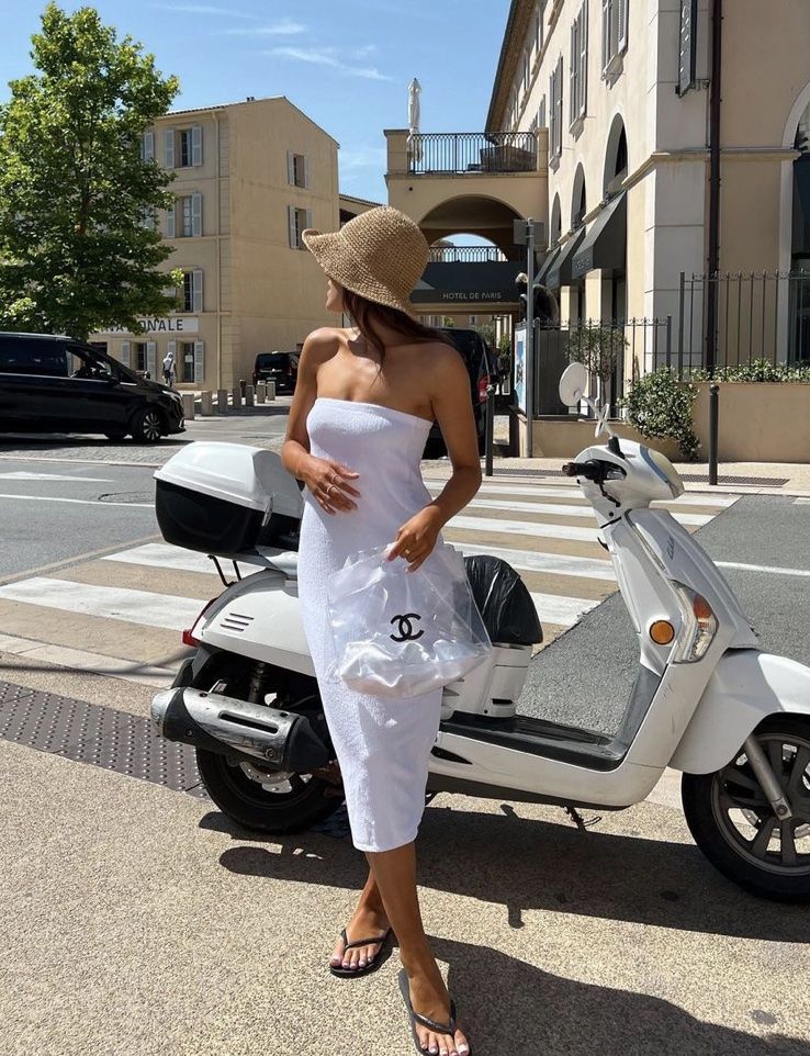 5 Low-Key Yet Chic Looks Worth Trying This Summer | Who What Wear